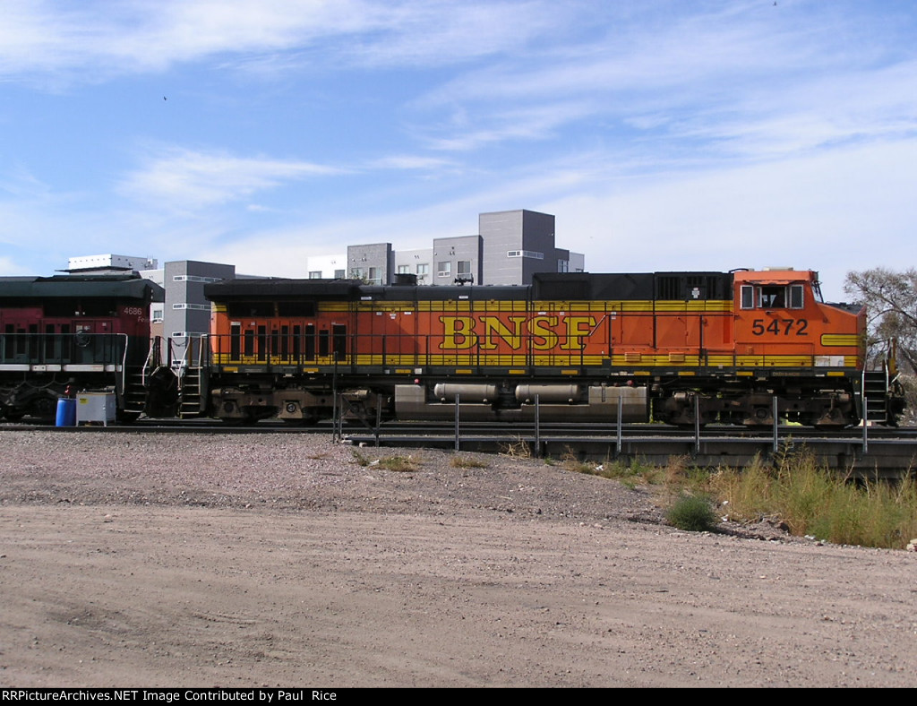 BNSF 5472